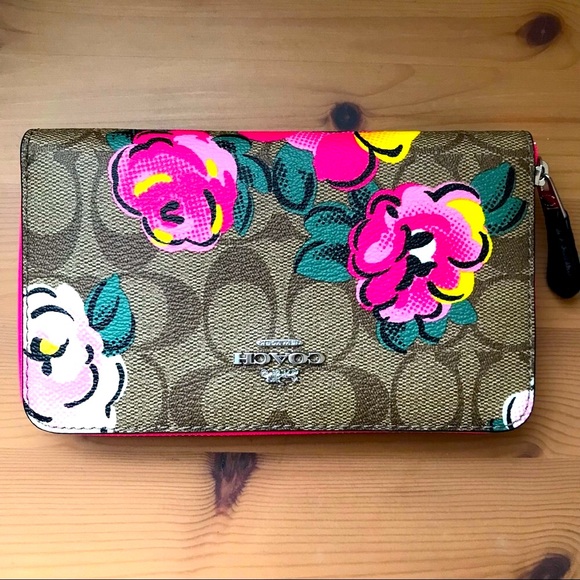 Coach | Bags | Coach Id Zip Wallet In Signature Canvas With Vintage ...